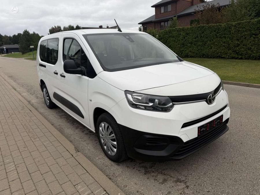 White Toyota Proace City Verso 2022 in Vievis, with an engine capacity of 1.50 L and mileage of 192 thousand km for 10700 €, photo 3 on AUTOMOTO.COM.LV