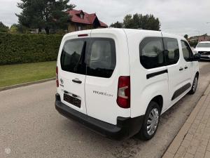 White Toyota Proace City Verso 2022 in Vievis, with an engine capacity of 1.50 L and mileage of 192 thousand km for 10700 €, photo 5 on AUTOMOTO.COM.LV