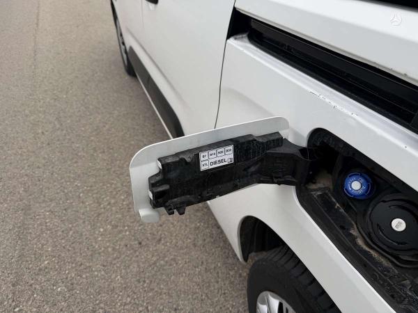 Toyota Proace City Verso 2022 in Vievis on AUTOMOTO.COM.LV White Toyota Proace City Verso 2022 in Vievis, with an engine capacity of 1.50 L and mileage of 192 thousand km for 10700 β¬, photo 7 on AUTOMOTO.COM.LV