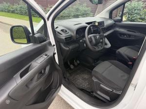 White Toyota Proace City Verso 2022 in Vievis, with an engine capacity of 1.50 L and mileage of 192 thousand km for 10700 €, photo 8 on AUTOMOTO.COM.LV