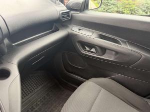 White Toyota Proace City Verso 2022 in Vievis, with an engine capacity of 1.50 L and mileage of 192 thousand km for 10700 €, photo 12 on AUTOMOTO.COM.LV
