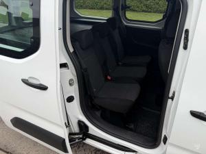 White Toyota Proace City Verso 2022 in Vievis, with an engine capacity of 1.50 L and mileage of 192 thousand km for 10700 €, photo 18 on AUTOMOTO.COM.LV