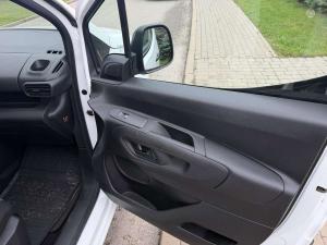 White Toyota Proace City Verso 2022 in Vievis, with an engine capacity of 1.50 L and mileage of 192 thousand km for 10700 €, photo 19 on AUTOMOTO.COM.LV