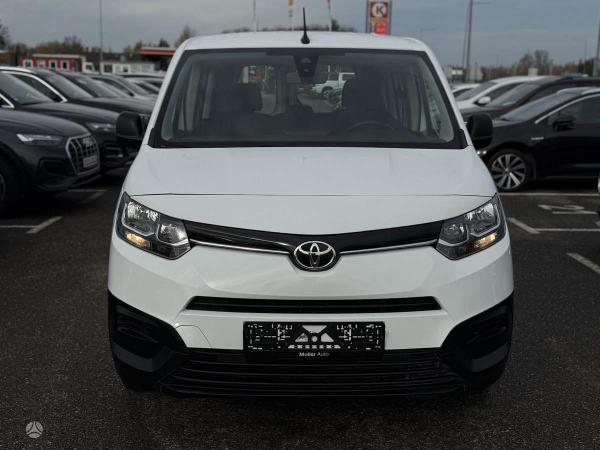 White Toyota Proace City Verso 2021 in Vilnius, with an engine capacity of 1.50 L and mileage of 155 thousand km for 12999 €, photo 2 on AUTOMOTO.COM.LV
