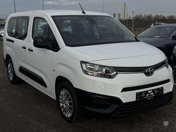 White Toyota Proace City Verso 2021 in Vilnius, with an engine capacity of 1.50 L and mileage of 155 thousand km for 12999 €, photo 3 on AUTOMOTO.COM.LV