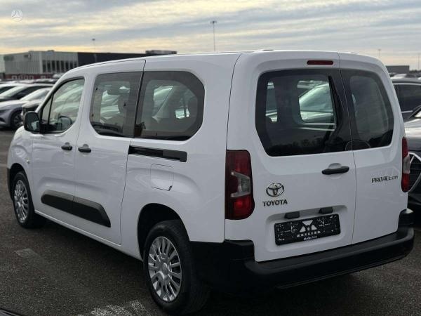 White Toyota Proace City Verso 2021 in Vilnius, with an engine capacity of 1.50 L and mileage of 155 thousand km for 12999 €, photo 5 on AUTOMOTO.COM.LV