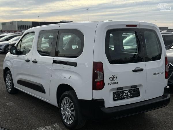 Balts Toyota Proace City Verso 2021 Viļņa, ar dzinēja tilpumu 1.50 L un nobraukumu 155 tūkst. km par 12200 €, foto 2 vietnē AUTOMOTO.COM.LV
