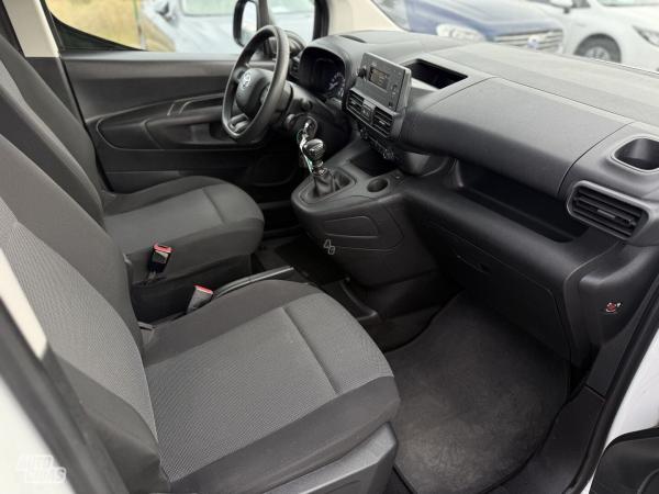 Balts Toyota Proace City Verso 2021 Viļņa, ar dzinēja tilpumu 1.50 L un nobraukumu 155 tūkst. km par 12200 €, foto 9 vietnē AUTOMOTO.COM.LV