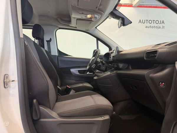 Balts Toyota Proace City Verso 2021 Kauņa, ar dzinēja tilpumu 1.50 L un nobraukumu 144 tūkst. km par 13500 €, foto 6 vietnē AUTOMOTO.COM.LV