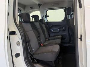 Balts Toyota Proace City Verso 2021 Kauņa, ar dzinēja tilpumu 1.50 L un nobraukumu 144 tūkst. km par 13500 €, foto 8 vietnē AUTOMOTO.COM.LV