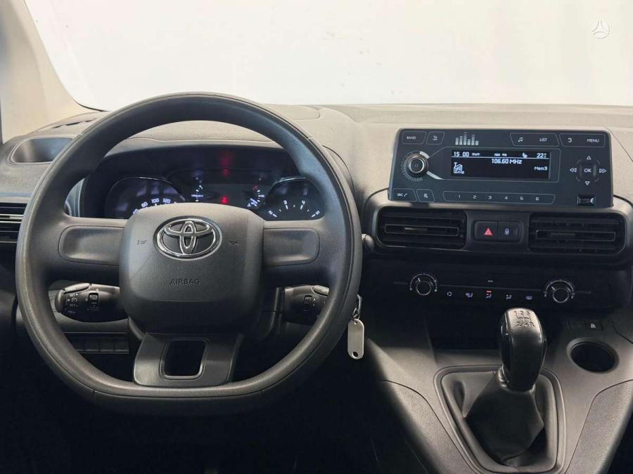 Balts Toyota Proace City Verso 2021 Kauņa, ar dzinēja tilpumu 1.50 L un nobraukumu 144 tūkst. km par 13500 €, foto 10 vietnē AUTOMOTO.COM.LV