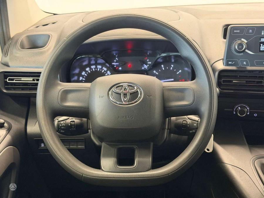 Balts Toyota Proace City Verso 2021 Kauņa, ar dzinēja tilpumu 1.50 L un nobraukumu 144 tūkst. km par 13500 €, foto 13 vietnē AUTOMOTO.COM.LV