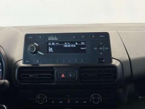 Balts Toyota Proace City Verso 2021 Kauņa, ar dzinēja tilpumu 1.50 L un nobraukumu 144 tūkst. km par 13500 €, foto 15 vietnē AUTOMOTO.COM.LV