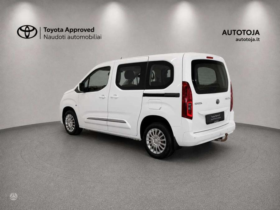 Balts Toyota Proace City Verso 2021 Kauņa, ar dzinēja tilpumu 1.50 L un nobraukumu 144 tūkst. km par 13500 €, foto 18 vietnē AUTOMOTO.COM.LV