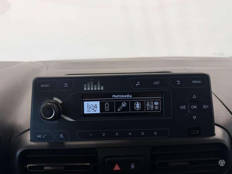 Balts Toyota Proace City Verso 2021 Kauņa, ar dzinēja tilpumu 1.50 L un nobraukumu 144 tūkst. km par 13500 €, foto 25 vietnē AUTOMOTO.COM.LV