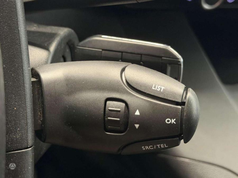 Balts Toyota Proace City Verso 2021 Kauņa, ar dzinēja tilpumu 1.50 L un nobraukumu 144 tūkst. km par 13500 €, foto 30 vietnē AUTOMOTO.COM.LV