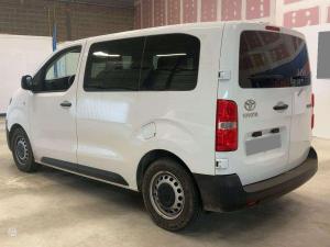 White Toyota Proace City Verso 2021 in Vilnius, with an engine capacity of 1.50 L and mileage of 125 thousand km for 18275 €, photo 4 on AUTOMOTO.COM.LV