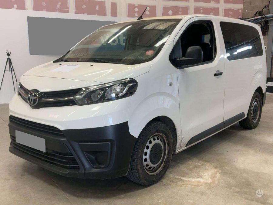 White Toyota Proace City Verso 2021 in Vilnius, with an engine capacity of 1.50 L and mileage of 125 thousand km for 18275 €, photo 5 on AUTOMOTO.COM.LV