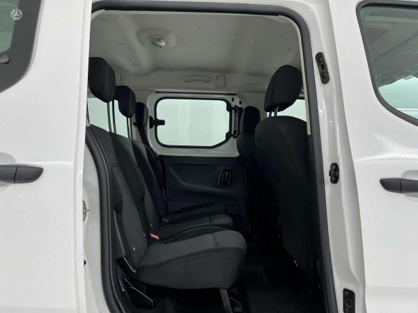 Balts Toyota Proace City Verso 2022 Viļņa, ar dzinēja tilpumu 1.50 L un nobraukumu 100 tūkst. km par 15900 €, foto 7 vietnē AUTOMOTO.COM.LV