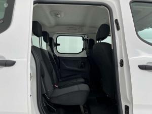 White Toyota Proace City Verso 2022 in Vilnius, with an engine capacity of 1.50 L and mileage of 100 thousand km for 15900 €, photo 8 on AUTOMOTO.COM.LV