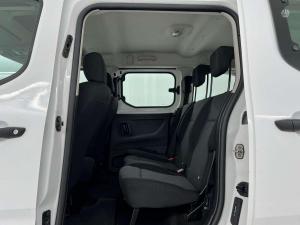 White Toyota Proace City Verso 2022 in Vilnius, with an engine capacity of 1.50 L and mileage of 100 thousand km for 15900 €, photo 20 on AUTOMOTO.COM.LV