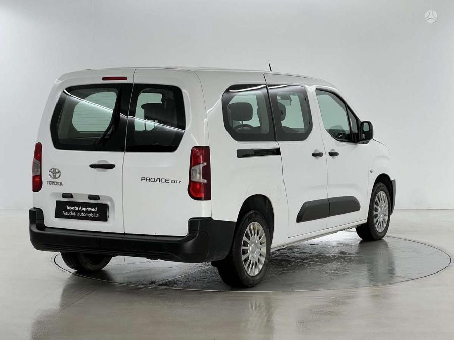 White Toyota Proace City Verso 2022 in Vilnius, with an engine capacity of 1.50 L and mileage of 100 thousand km for 15900 €, photo 21 on AUTOMOTO.COM.LV