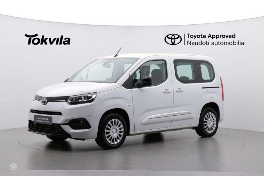 White Toyota Proace City Verso 2023 in Vilnius, with an engine capacity of 1.20 L and mileage of 60 thousand km for 16900 €, photo 1 on AUTOMOTO.COM.LV