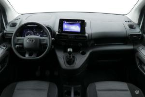 White Toyota Proace City Verso 2023 in Vilnius, with an engine capacity of 1.20 L and mileage of 60 thousand km for 16900 €, photo 8 on AUTOMOTO.COM.LV