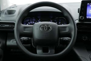 White Toyota Proace City Verso 2023 in Vilnius, with an engine capacity of 1.20 L and mileage of 60 thousand km for 16900 €, photo 14 on AUTOMOTO.COM.LV