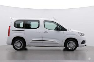 White Toyota Proace City Verso 2023 in Vilnius, with an engine capacity of 1.20 L and mileage of 60 thousand km for 16900 €, photo 18 on AUTOMOTO.COM.LV