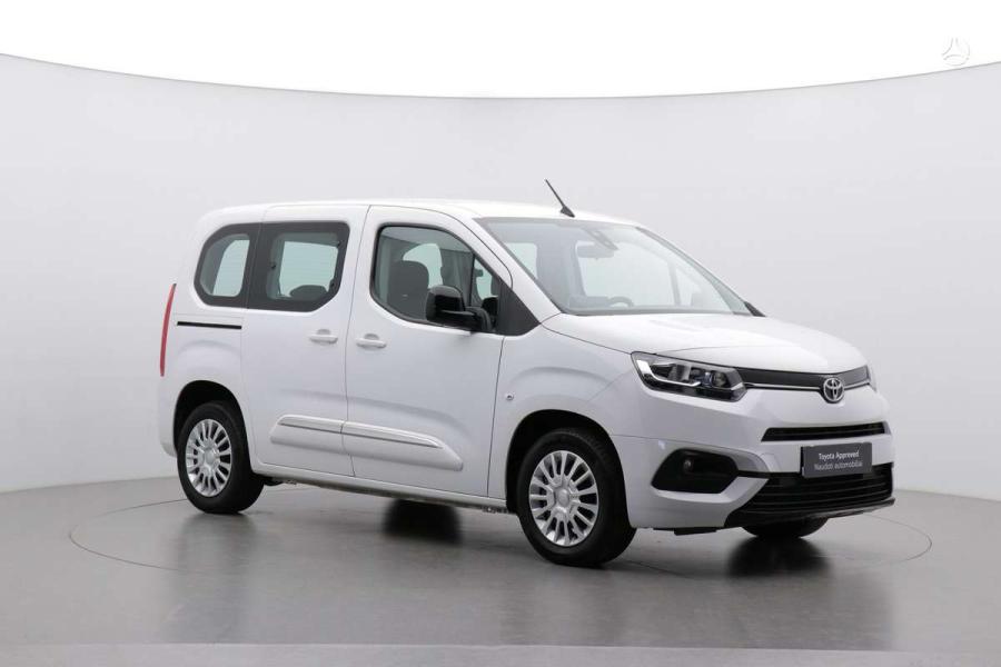 White Toyota Proace City Verso 2023 in Vilnius, with an engine capacity of 1.20 L and mileage of 60 thousand km for 16900 €, photo 20 on AUTOMOTO.COM.LV