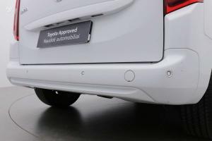 White Toyota Proace City Verso 2023 in Vilnius, with an engine capacity of 1.20 L and mileage of 60 thousand km for 16900 €, photo 21 on AUTOMOTO.COM.LV