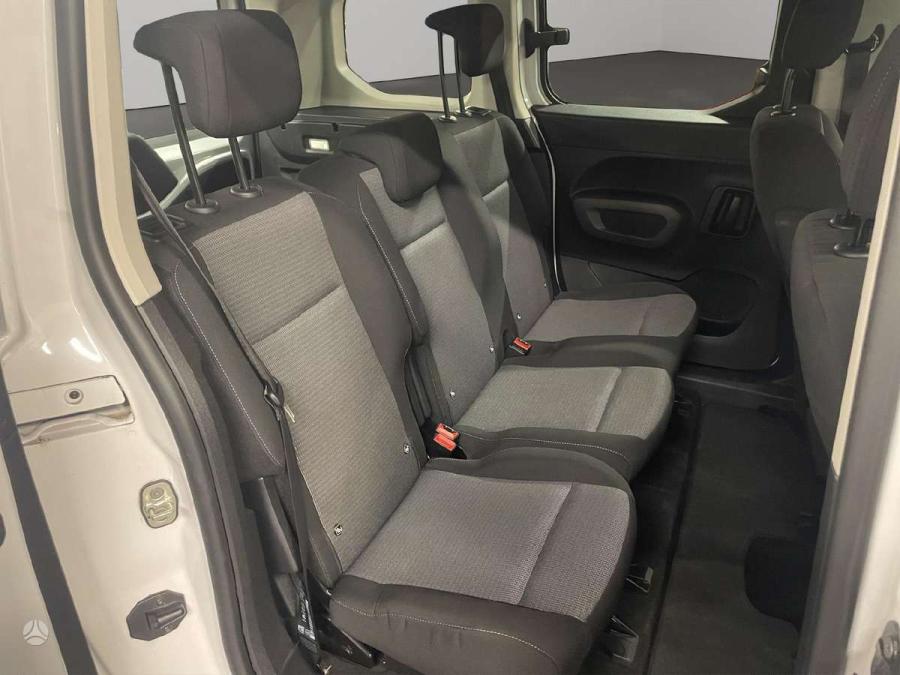 Balts Toyota Proace City Verso 2024 Klaipėda, ar dzinēja tilpumu 1.20 L un nobraukumu 42 tūkst. km par 21175 €, foto 14 vietnē AUTOMOTO.COM.LV