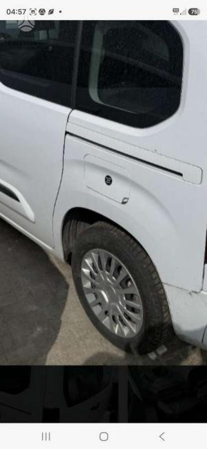 Balts Toyota Proace City Verso 2025 Viļņa, ar dzinēja tilpumu 1.50 L un nobraukumu 22 tūkst. km par 12300 €, foto 7 vietnē AUTOMOTO.COM.LV