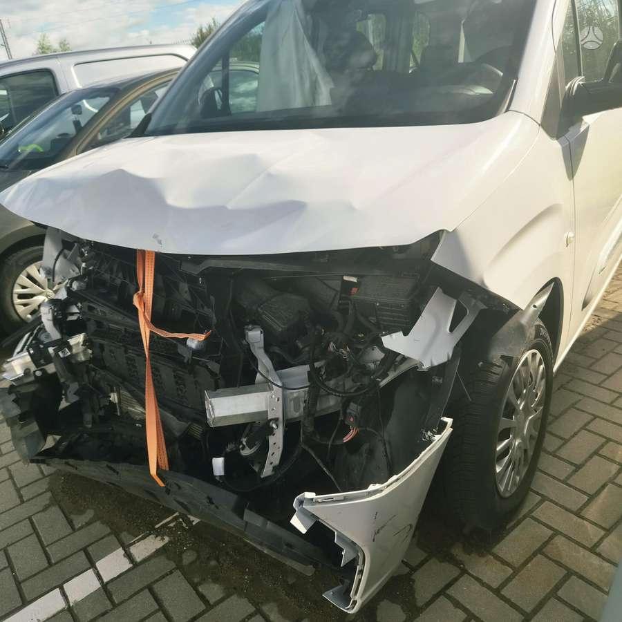 Balts Toyota Proace City Verso 2025 Viļņa, ar dzinēja tilpumu 1.50 L un nobraukumu 22 tūkst. km par 12300 €, foto 10 vietnē AUTOMOTO.COM.LV