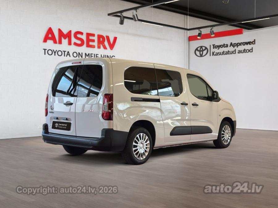 Balts Toyota Proace City 2023 Tartu, ar dzinēja tilpumu 1.20 L un nobraukumu 104 tūkst. km par 16590 €, foto 3 vietnē AUTOMOTO.COM.LV