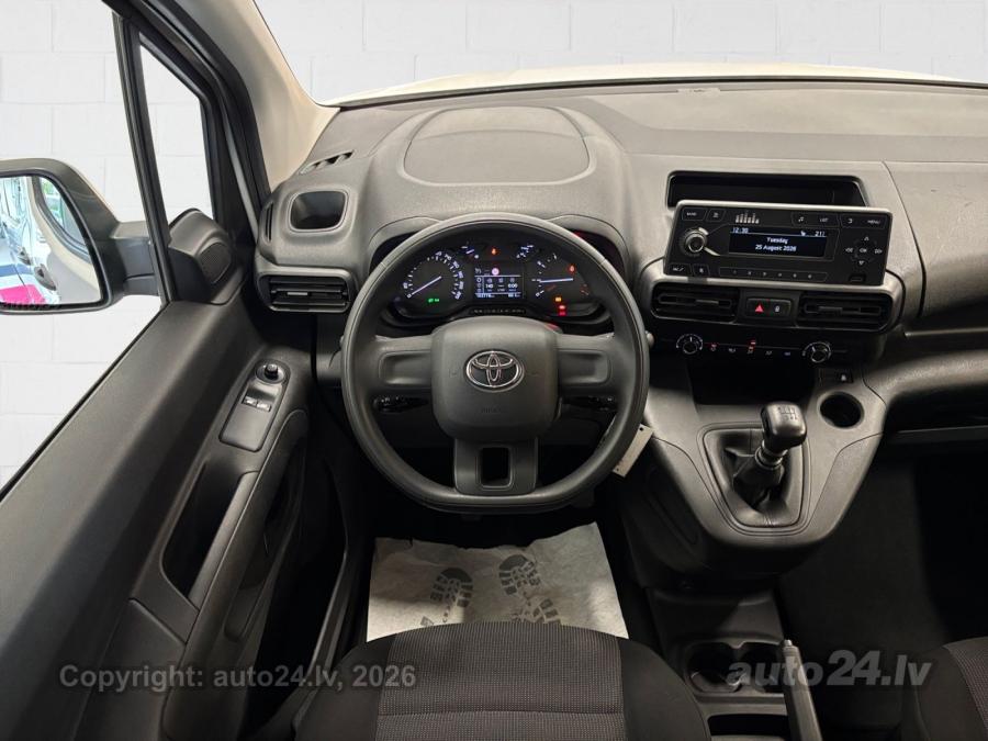 Balts Toyota Proace City 2023 Tartu, ar dzinēja tilpumu 1.20 L un nobraukumu 104 tūkst. km par 16590 €, foto 10 vietnē AUTOMOTO.COM.LV