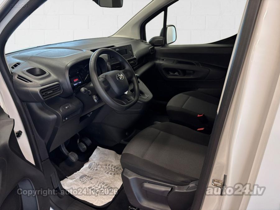Balts Toyota Proace City 2023 Tartu, ar dzinēja tilpumu 1.20 L un nobraukumu 104 tūkst. km par 16590 €, foto 12 vietnē AUTOMOTO.COM.LV