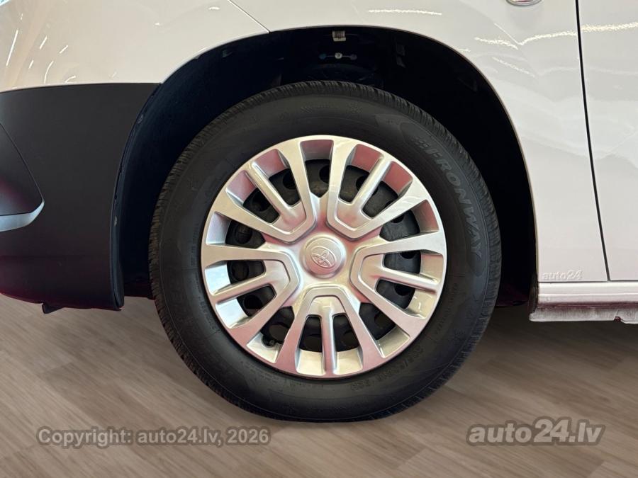 Balts Toyota Proace City 2023 Tartu, ar dzinēja tilpumu 1.20 L un nobraukumu 104 tūkst. km par 16590 €, foto 16 vietnē AUTOMOTO.COM.LV