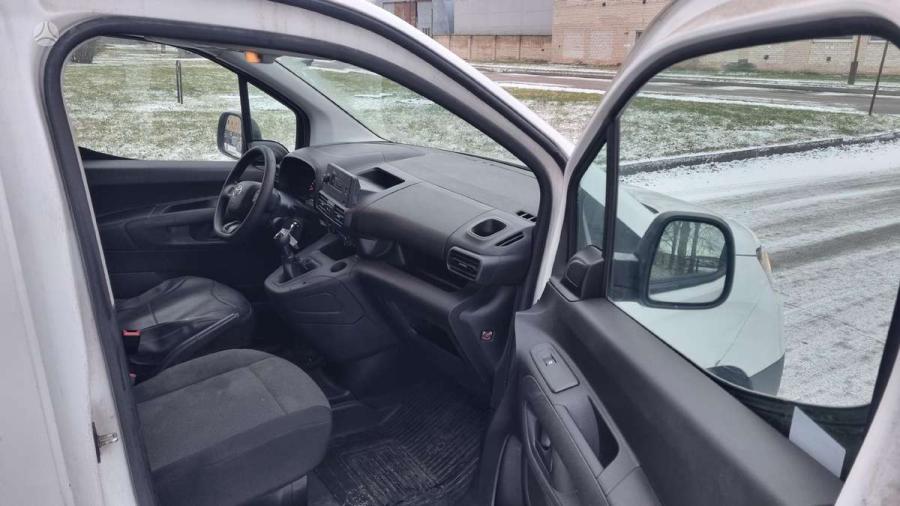 Balts Toyota Proace City 2020 Šauļi, ar dzinēja tilpumu 1.50 L un nobraukumu 303 tūkst. km par 5500 €, foto 9 vietnē AUTOMOTO.COM.LV