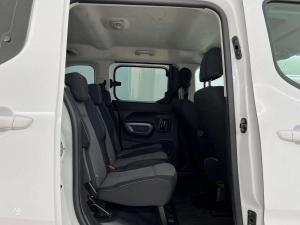 White Toyota Proace City 2020 in Vilnius, with an engine capacity of 1.20 L and mileage of 173 thousand km for 12900 €, photo 8 on AUTOMOTO.COM.LV