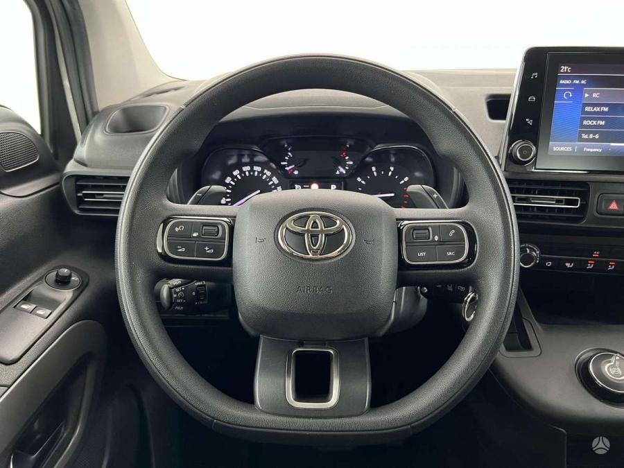 White Toyota Proace City 2020 in Vilnius, with an engine capacity of 1.20 L and mileage of 173 thousand km for 12900 €, photo 13 on AUTOMOTO.COM.LV