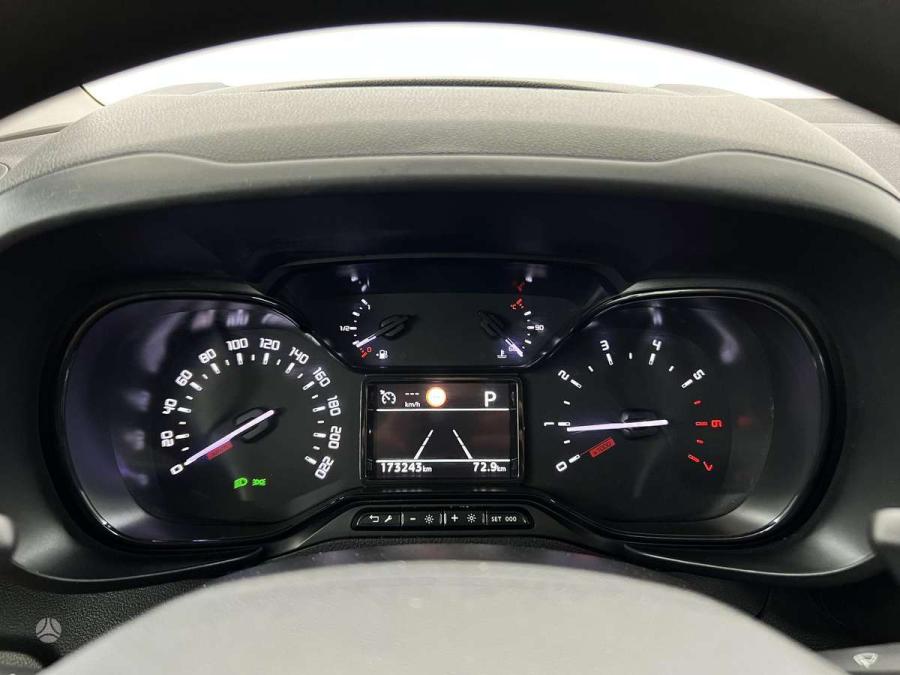 White Toyota Proace City 2020 in Vilnius, with an engine capacity of 1.20 L and mileage of 173 thousand km for 12900 €, photo 14 on AUTOMOTO.COM.LV