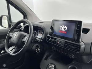 White Toyota Proace City 2020 in Vilnius, with an engine capacity of 1.20 L and mileage of 173 thousand km for 12900 €, photo 15 on AUTOMOTO.COM.LV