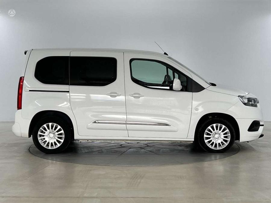 White Toyota Proace City 2020 in Vilnius, with an engine capacity of 1.20 L and mileage of 173 thousand km for 12900 €, photo 17 on AUTOMOTO.COM.LV
