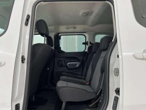 White Toyota Proace City 2020 in Vilnius, with an engine capacity of 1.20 L and mileage of 173 thousand km for 12900 €, photo 20 on AUTOMOTO.COM.LV