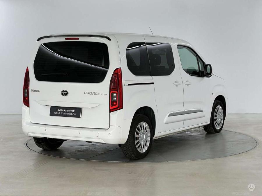 White Toyota Proace City 2020 in Vilnius, with an engine capacity of 1.20 L and mileage of 173 thousand km for 12900 €, photo 21 on AUTOMOTO.COM.LV
