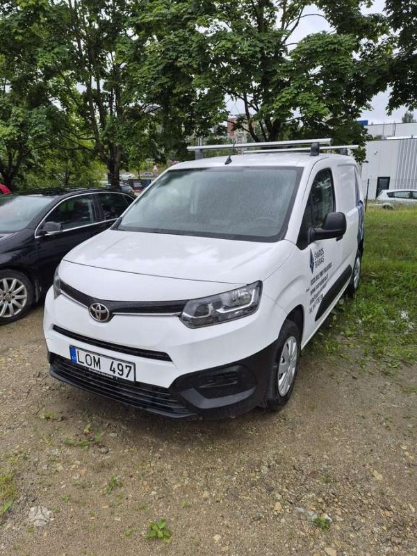 White Toyota Proace City 2020 in Vilnius, with an engine capacity of 1.50 L and mileage of 55 thousand km for 10200 €, photo 1 on AUTOMOTO.COM.LV