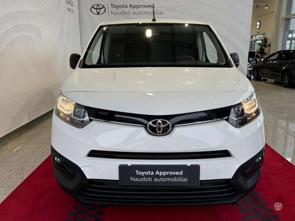 Toyota Proace City 2021 in Siauliai on AUTOMOTO.COM.LV White Toyota Proace City 2021 in Siauliai, with an engine capacity of 1.50 L and mileage of 39 thousand km for 12900 €, photo 4 on AUTOMOTO.COM.LV