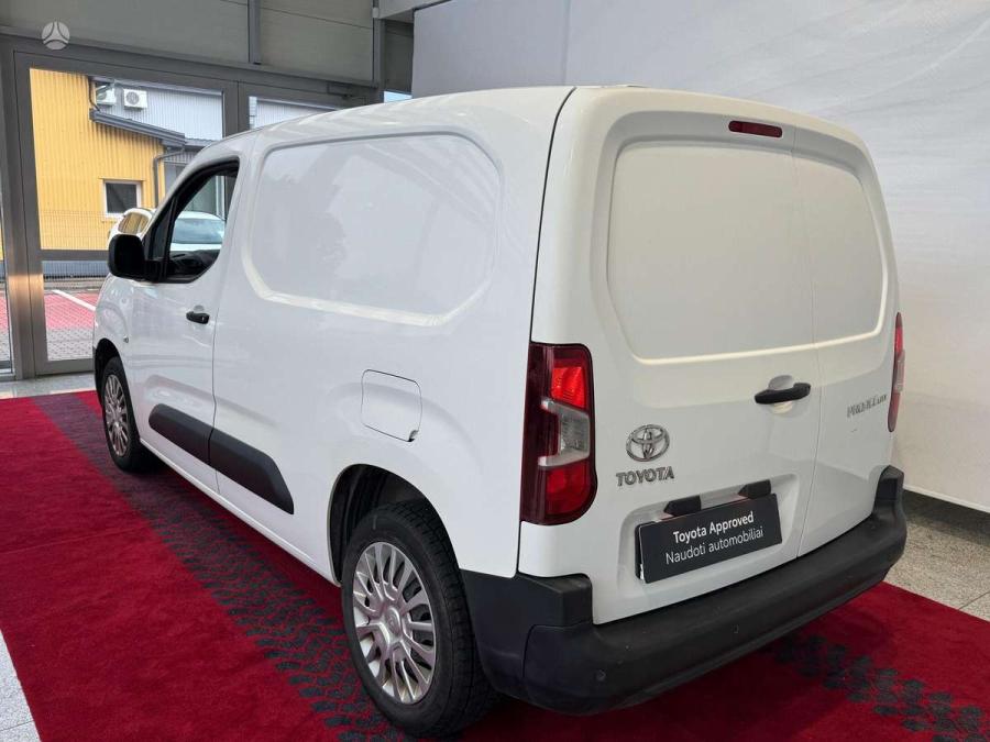 Balts Toyota Proace City 2021 Šauļi, ar dzinēja tilpumu 1.50 L un nobraukumu 39 tūkst. km par 12900 €, foto 5 vietnē AUTOMOTO.COM.LV